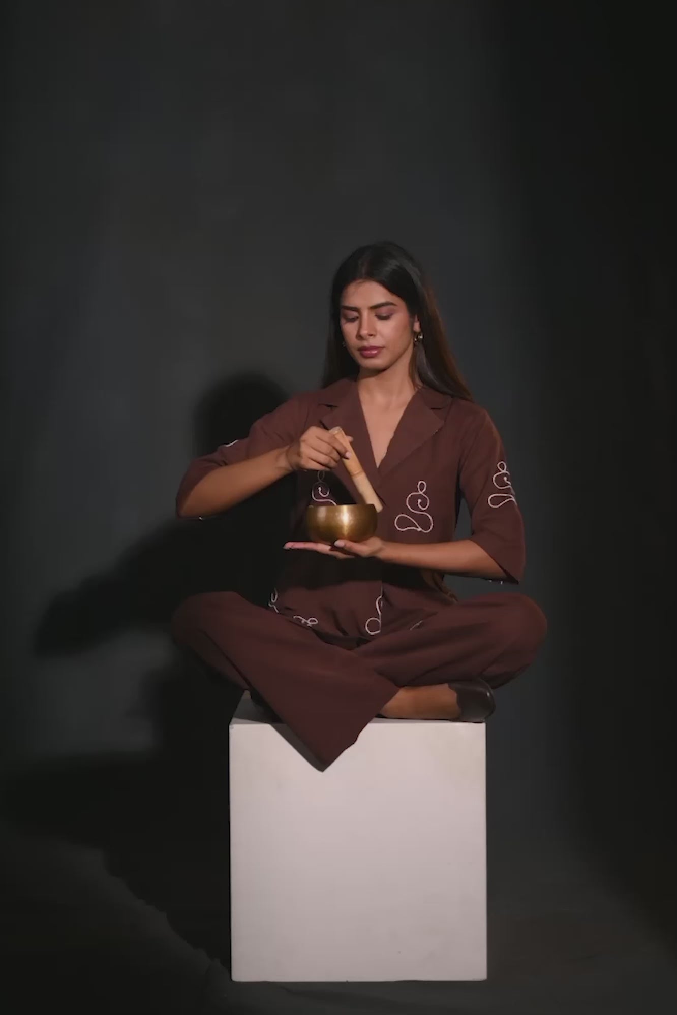 Iris Brown Co-ord Set with Meditation Motifs – SODO
